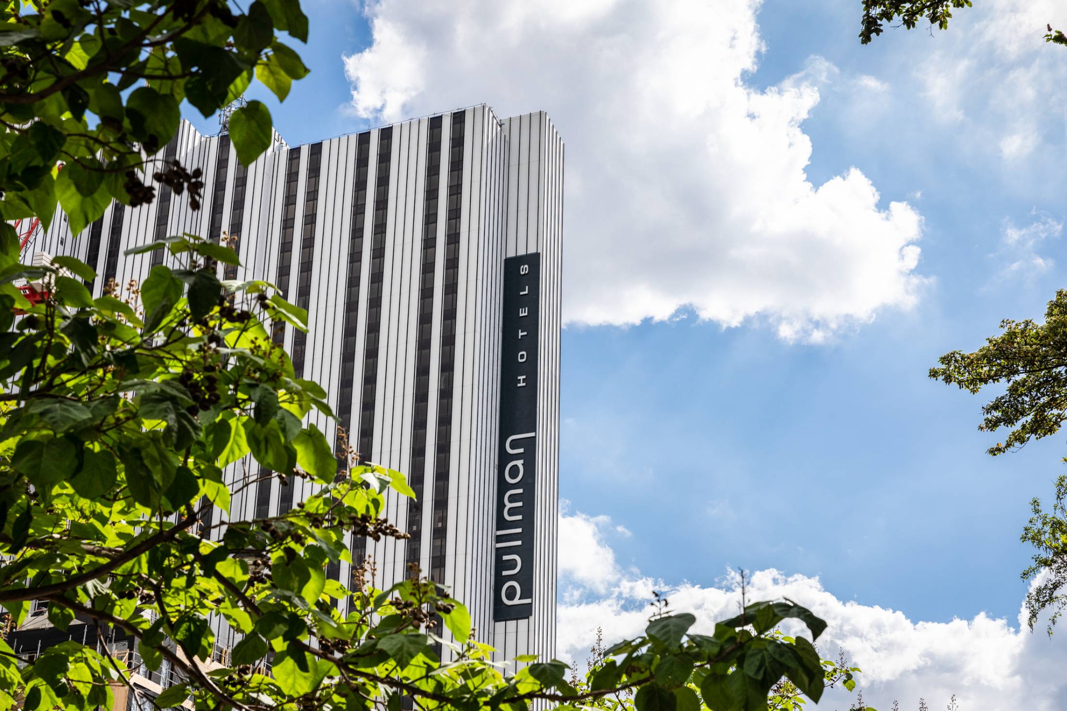 About Us | 4-star hotel | Pullman Paris Montparnasse